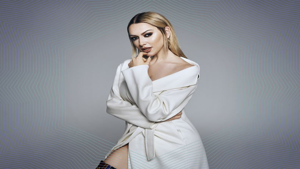Hadise - Uniq İstanbul